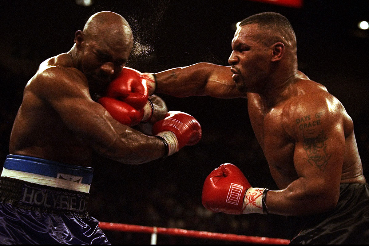 George Foreman Sebut Mike Tyson Sosok Monster | Dewa Sport